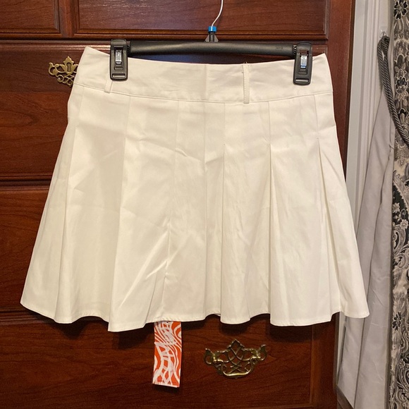 ROMWE | Skirts | Pleated Miniskirt | Poshmark